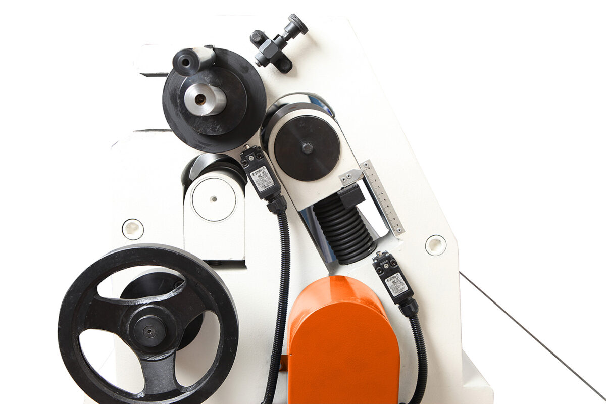 AR-BRM Machine à Rouler les Plaques et 3 Rouleaux Motorisés - Aremac ...